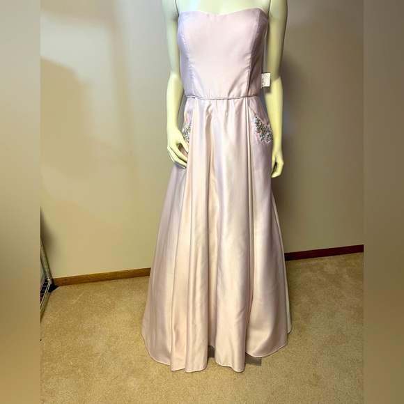 Blondie Nites | Dresses | Nwt Blondie Nites By Stacy Sklar Formal ...